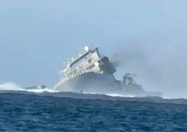 NZ navy hydrographic ship capsizes and sinks - Spatial Source